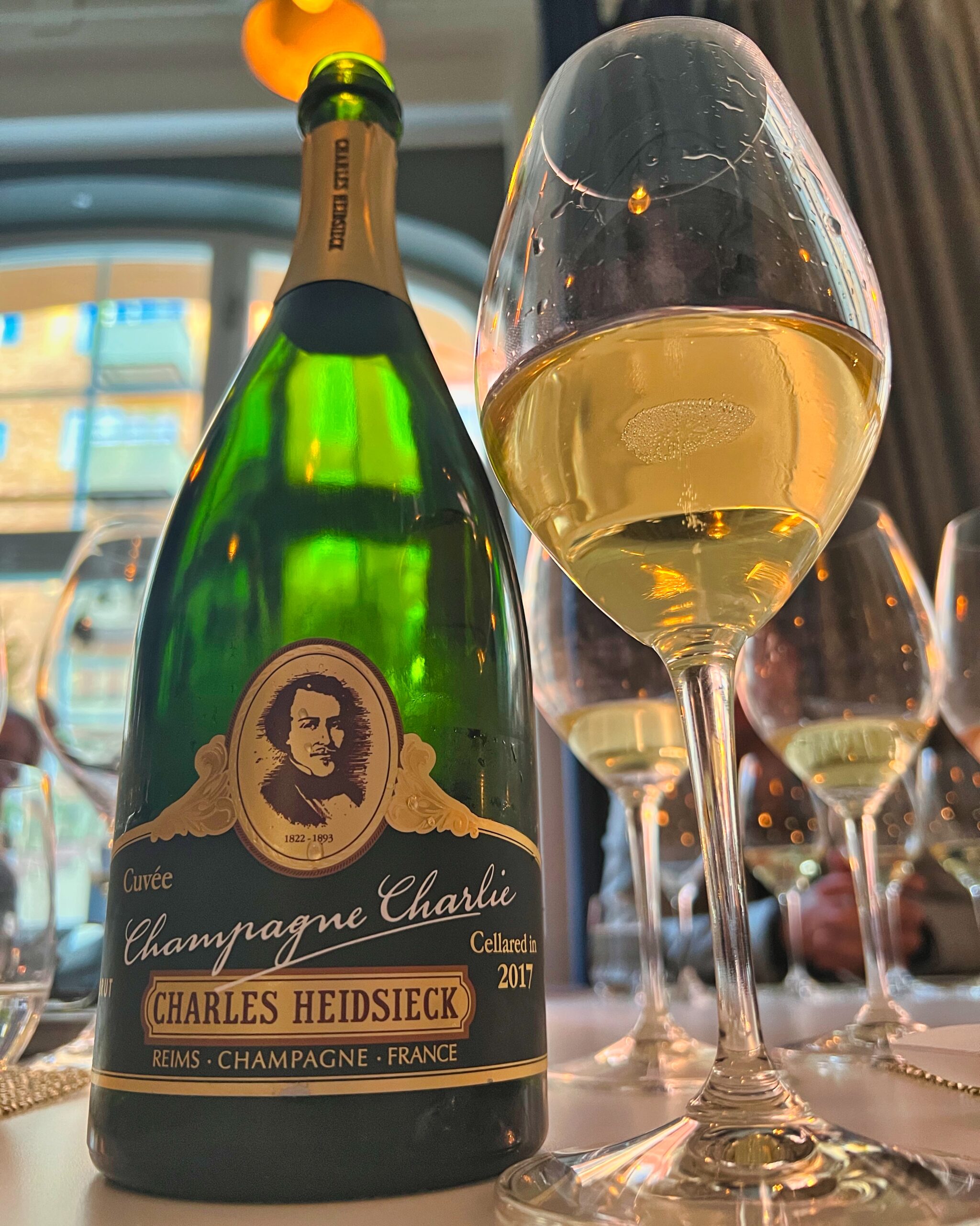 Champagne Charlie Cellared in 2017 - Mousserande